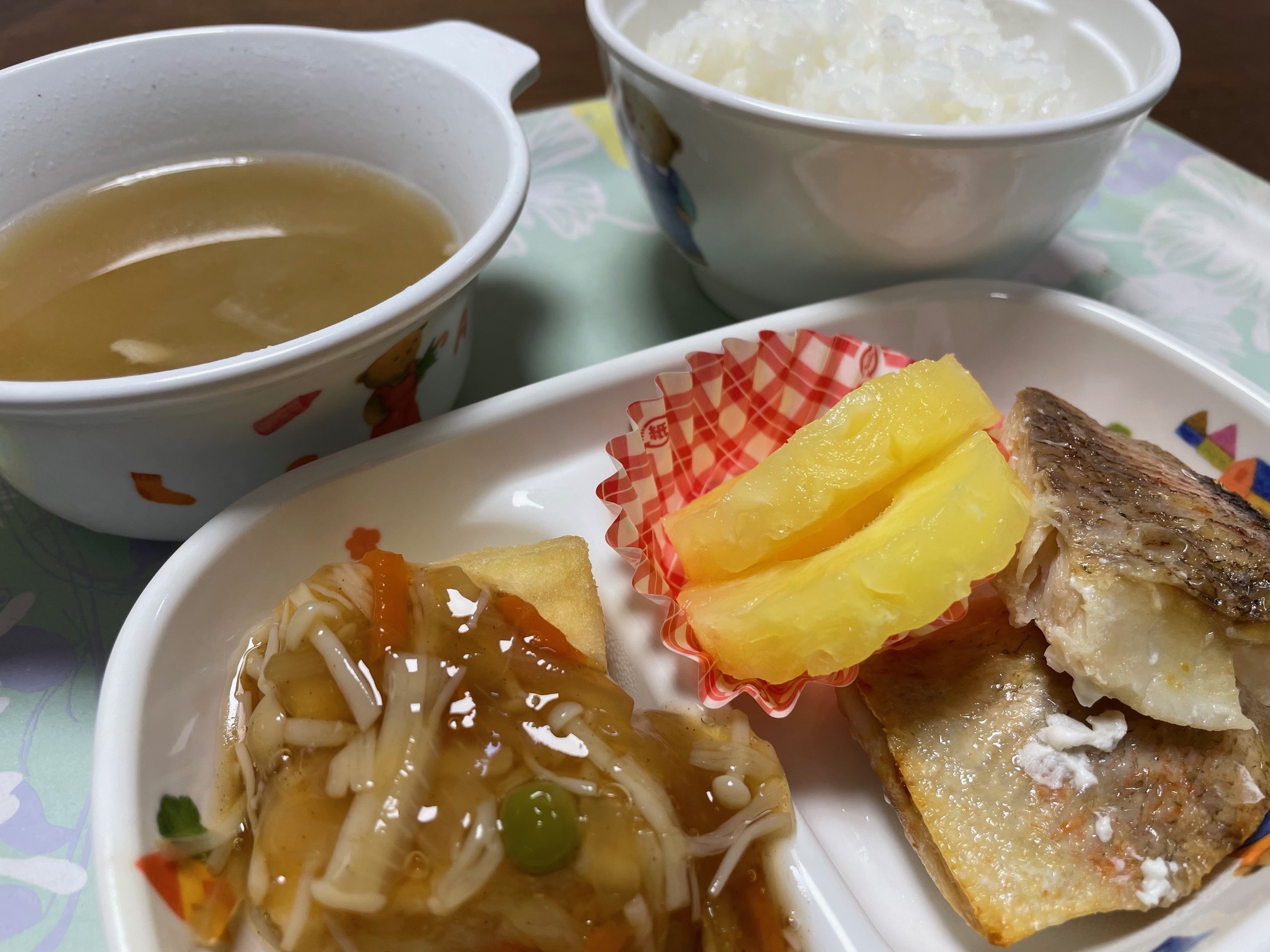 乳児さんのクリスマス会 サンタさんへの反応・・・: おおはまDiary